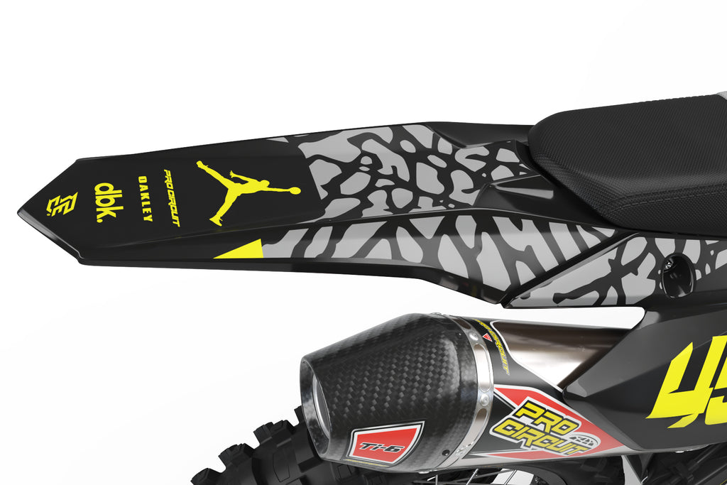 SUZUKI S45 – E-Sticky Graphics